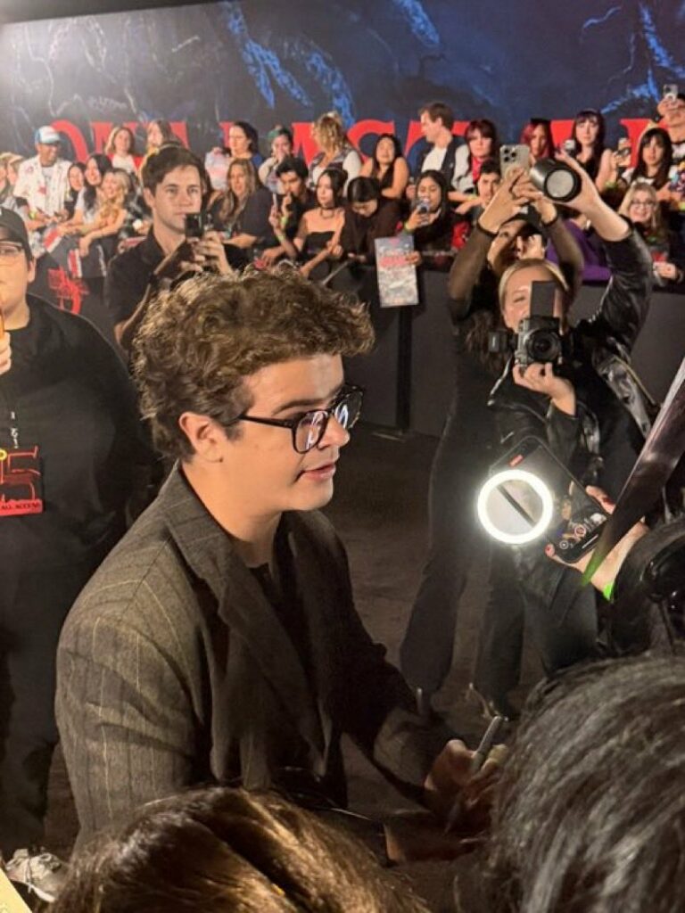 Stranger Things 5 Premiere Transmission Is Live Now: First 5 Minutes to ...